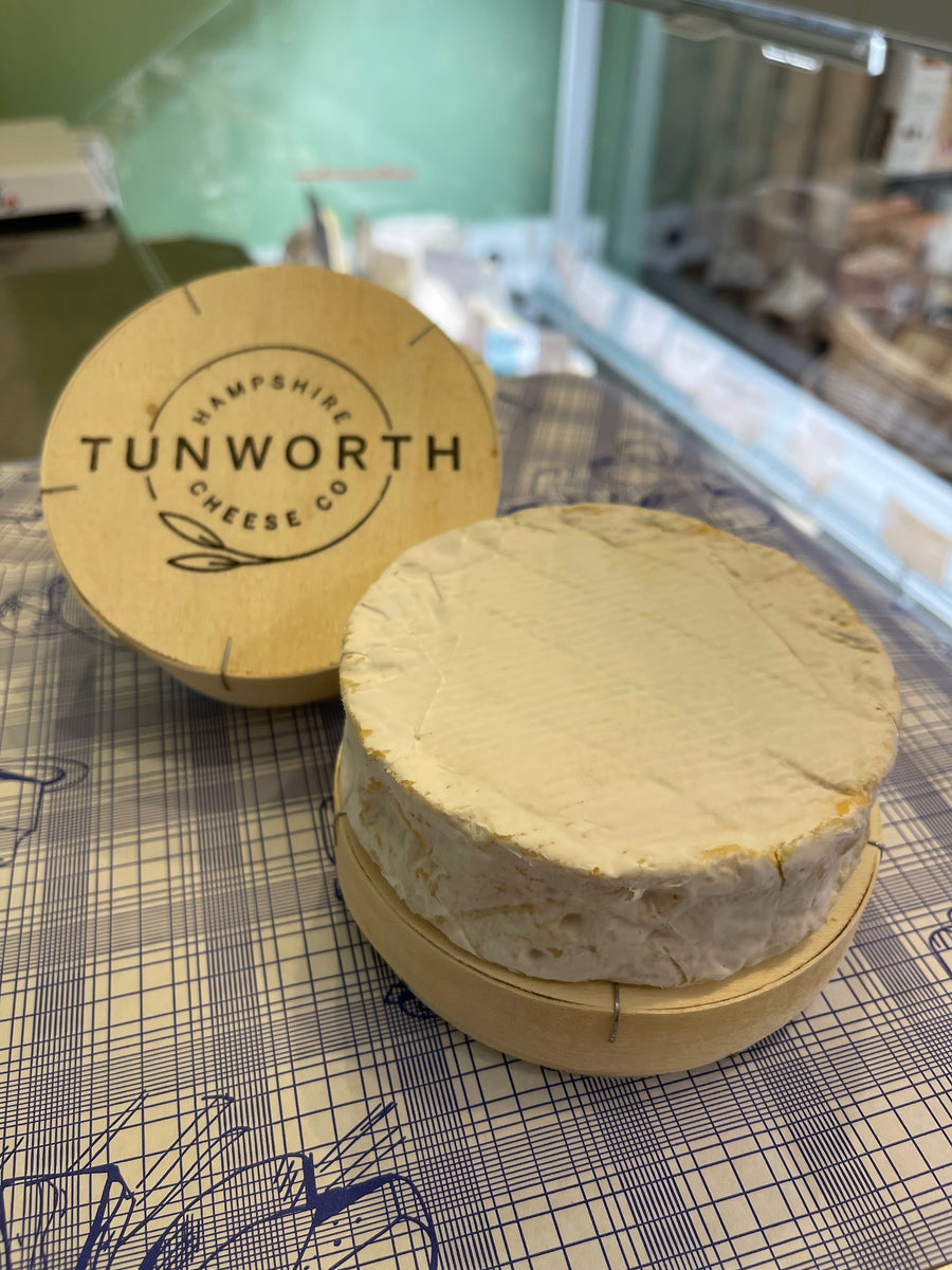 Hampshire Cheese Co Tunworth – Green & Lovely